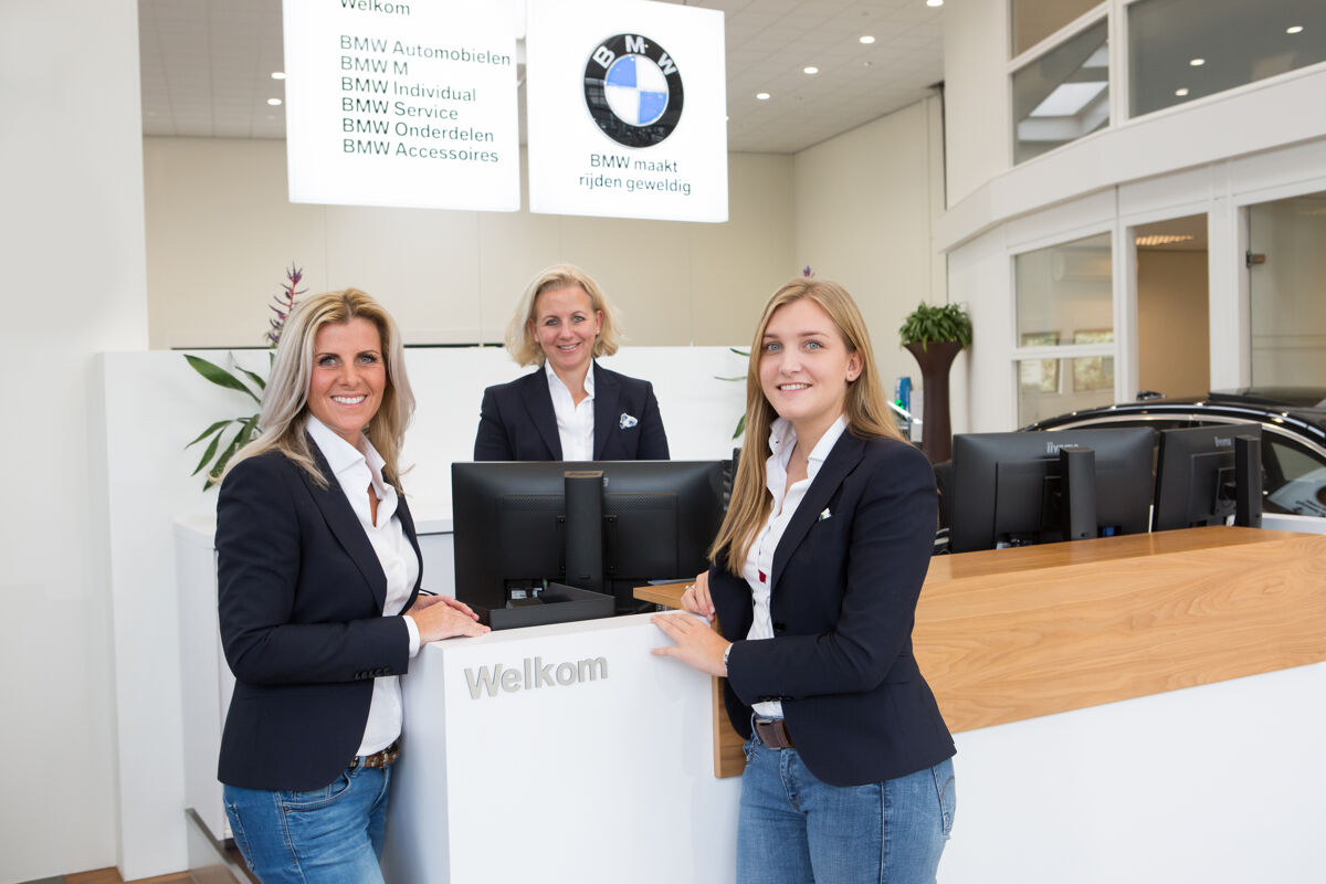 Van Hooff BMW | Ons Team & Contact