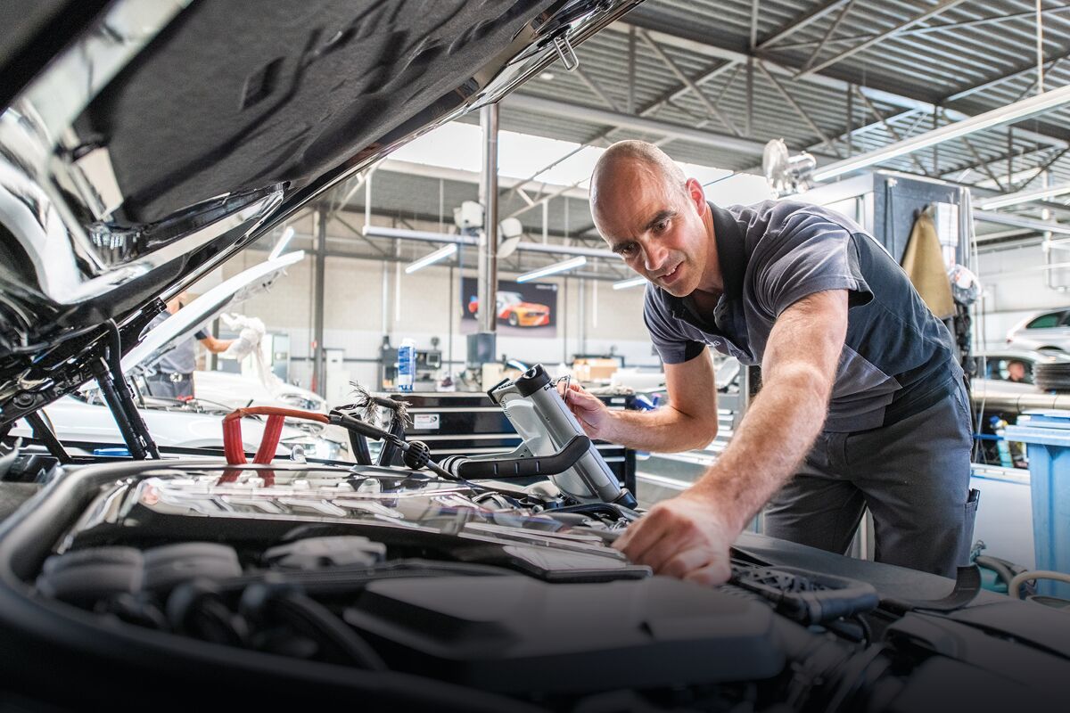 Van Laarhoven BMW | Ons Team & Contact